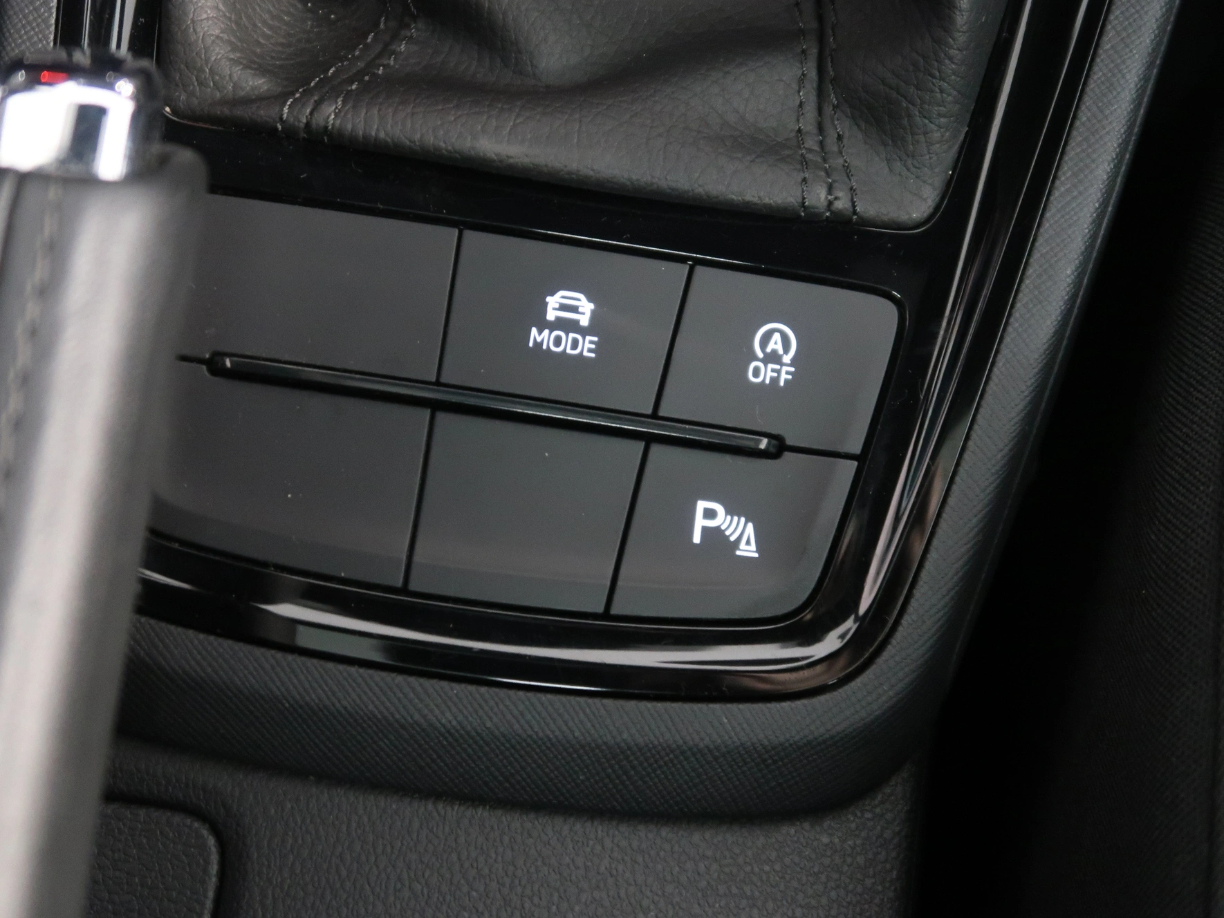 Škoda Kamiq MONTE CARLO 1.5TSI 110KW PANORAMA LED - Auto Opat